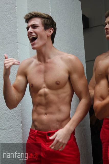 A&F Models Strut Their Stuff in Hong Kong | The Nanfang